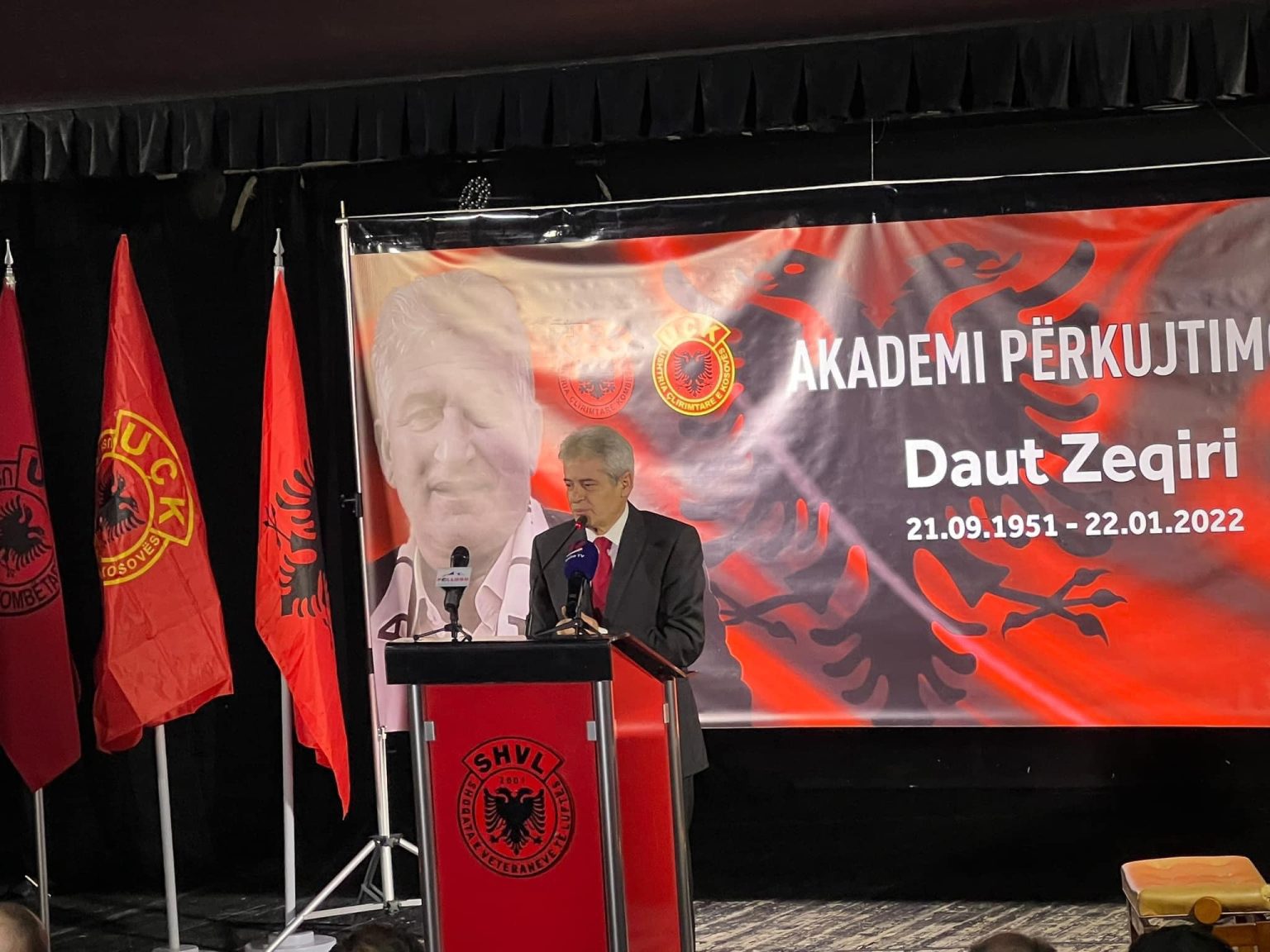 1 vjetori i vdekjes së Daut Zeqirit, Ahmeti: Krenar jo vetëm unë por ... 1 vjetori i vdekjes së Daut Zeqirit, Ahmeti: Krenar jo vetëm unë por ...
