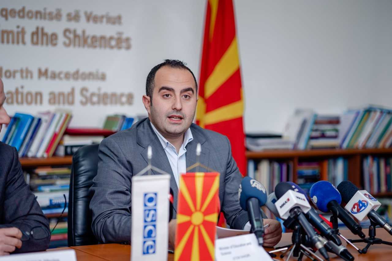 Shaqiri: Më shumë se 90 për qind e teksteve shkollore janë dorëzuar ...