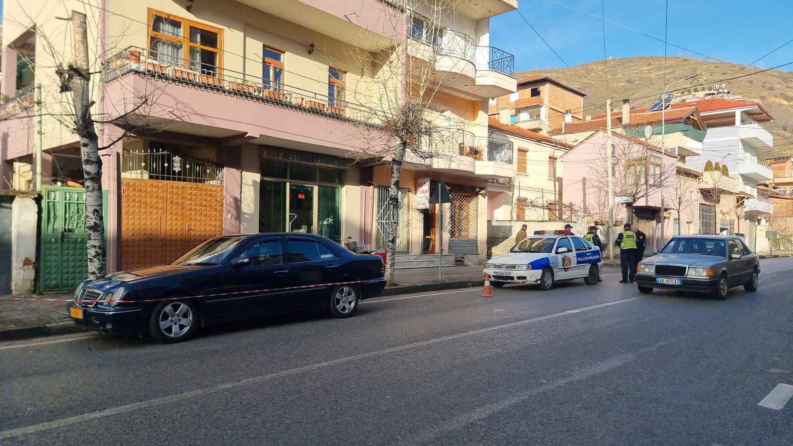 “Benzi” përplas këmbësoren në Pogradec – Tetova Sot “Benzi” përplas këmbësoren në Pogradec – Tetova Sot