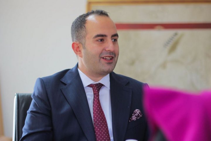 Jeton Shaqiri paralajmëron paralele të re të mjekësisë në gjuhë shqipe ...