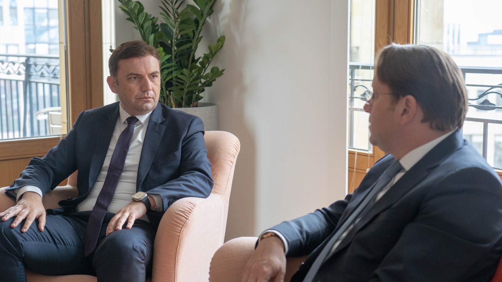 Bujar Osmani takohet me z.Varheji – Tetova Sot Bujar Osmani takohet me z.Varheji – Tetova Sot