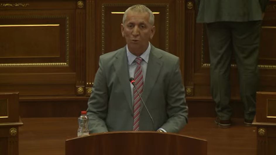 Quni i del në mbrojtje Isufajt: Ishte shembull në UÇK dhe në mbrojtje ... Quni i del në mbrojtje Isufajt: Ishte shembull në UÇK dhe në mbrojtje ...