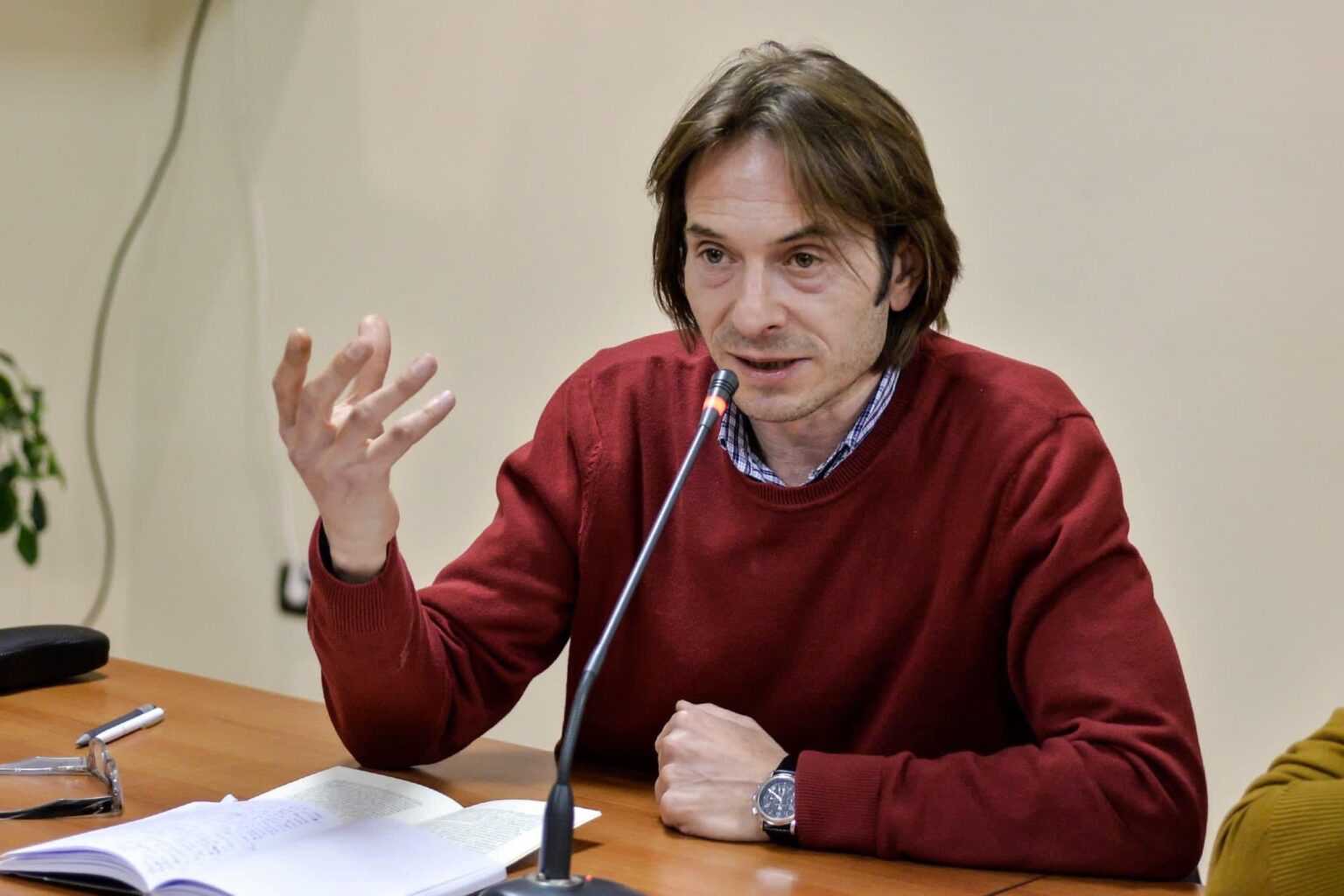 Zgjedhjet në BDI, reagon edhe studiuesi Elvis Hoxha – Tetova Sot