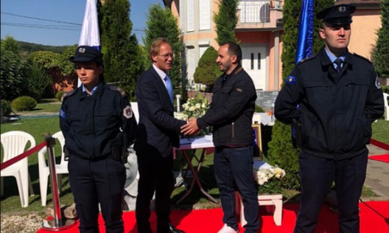 Ambasadori suedez viziton familjen e policit të vrarë Banjskë: Autorët ... Ambasadori suedez viziton familjen e policit të vrarë Banjskë: Autorët ...