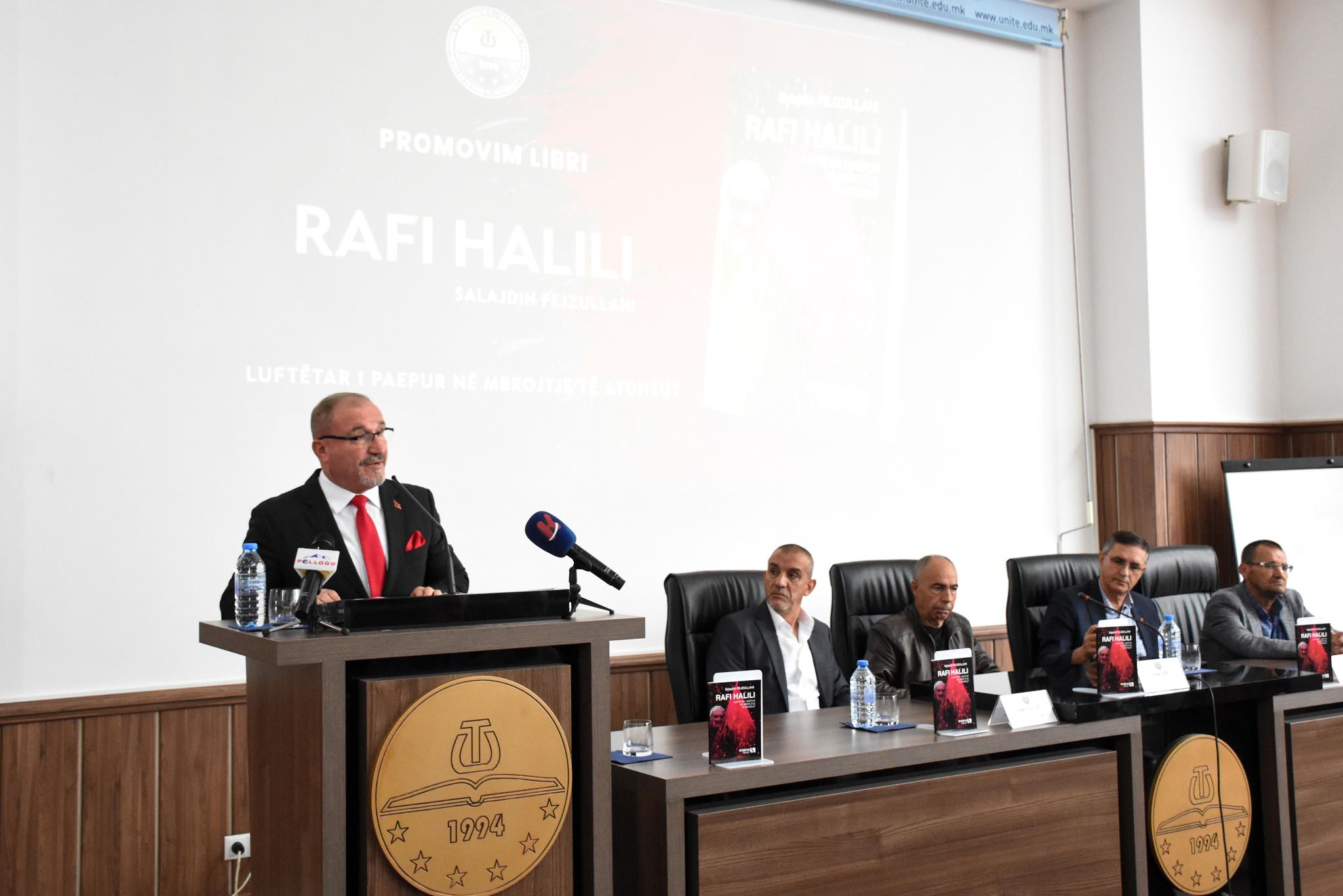 Në UT u promovua libri “Rafi Halili – luftëtar i paepur në mbrojtje të ... Në UT u promovua libri “Rafi Halili – luftëtar i paepur në mbrojtje të ...