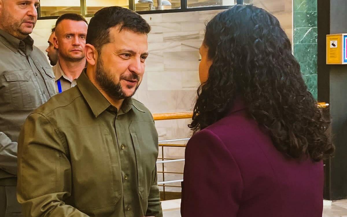 Osmani takon Zelenskyn: Qëndresë, stoicizëm dhe shpresë – Tetova Sot Osmani takon Zelenskyn: Qëndresë, stoicizëm dhe shpresë – Tetova Sot