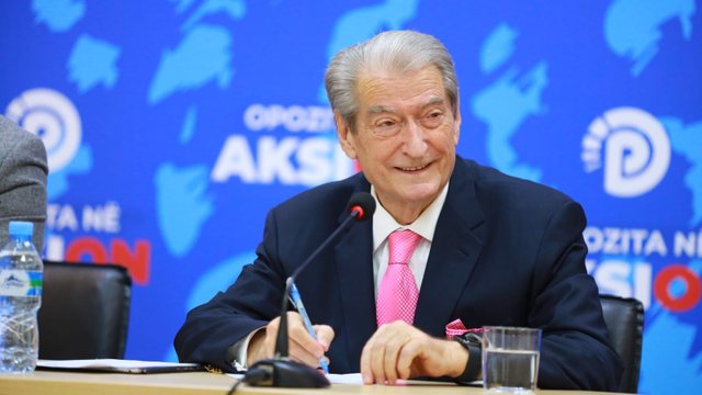 Sali Berisha në arrest shtëpie/ GJKKO pranon kërkesën e SPAK – Tetova Sot Sali Berisha në arrest shtëpie/ GJKKO pranon kërkesën e SPAK – Tetova Sot