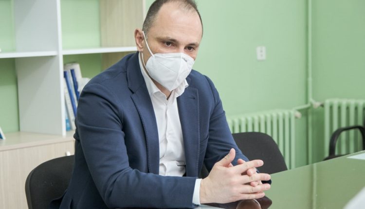 Filipçe: Pagat e mjekëve të përgjithshëm do të rriten në 140.000 denarë ... Filipçe: Pagat e mjekëve të përgjithshëm do të rriten në 140.000 denarë ...