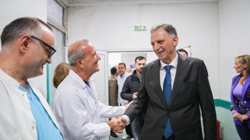 Demiri: Spitali i Gostivarit po forcohet me rikonstruime, pajisje të ... Demiri: Spitali i Gostivarit po forcohet me rikonstruime, pajisje të ...