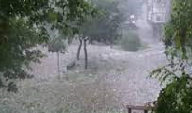 Prilepi përfshihet nga reshje të rrëmbyeshme, bubullima, erë të fortë ...