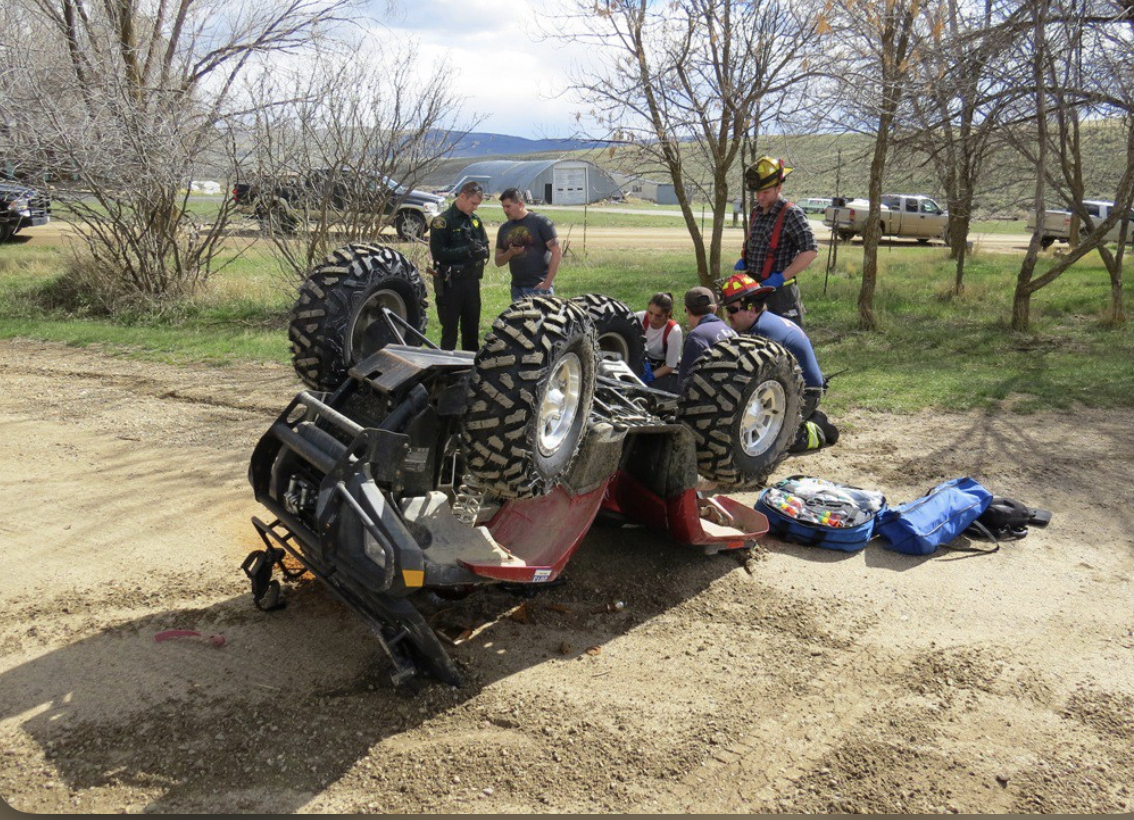 Rrëzohen nga motori me 4 rrota, lëndohen rëndë dy persona nga Poroji i ...