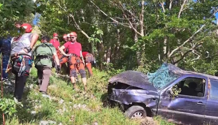 Ranë në humnerë prej 200 metrash të thellë – Gjenden trupat e pajetë të ... Ranë në humnerë prej 200 metrash të thellë – Gjenden trupat e pajetë të ...