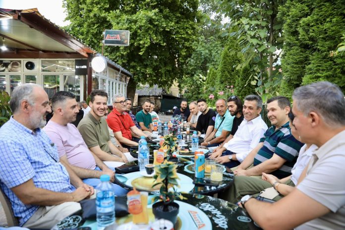 Mexhiti në mesin e mërgimtarëve:Ju po mbani gjallë frymën e atdheut ... Mexhiti në mesin e mërgimtarëve:Ju po mbani gjallë frymën e atdheut ...