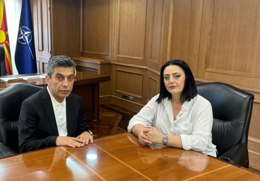 Luljeta Milaimi, këshilltarja e LSDM-së, kalon te LD e Izet Mexhitit ...