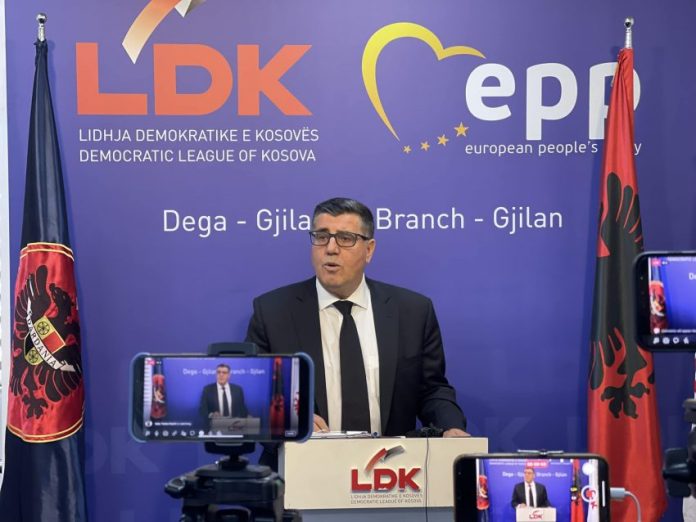 Haziri: Qeveria Kurti ka futur duart në buxhetin e shtetit si askush më ... Haziri: Qeveria Kurti ka futur duart në buxhetin e shtetit si askush më ...