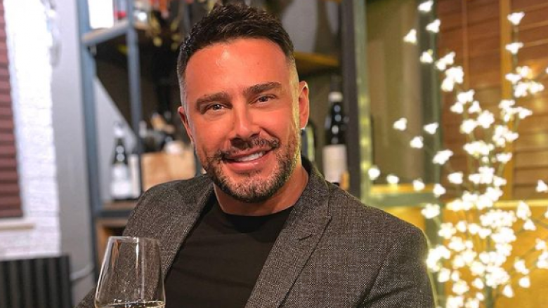 Robert Berisha publikon fotografi me të dashurën e tij – Tetova Sot