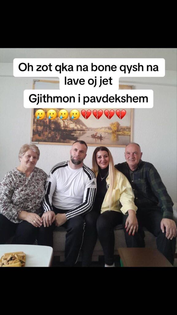 Publikohet fotografia e rrallë e Faton Hajrizit me dy prindërit e tij ... Publikohet fotografia e rrallë e Faton Hajrizit me dy prindërit e tij ...