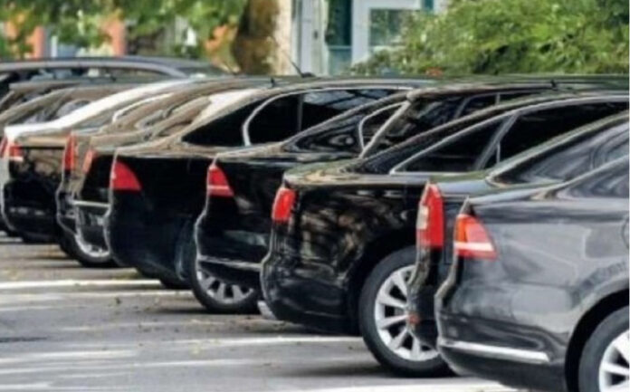 Automjetet në pronësi të shtetit do të shënohen me tabela me ngjyrë të ...