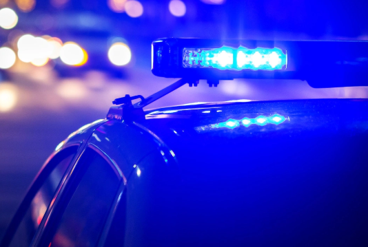 Gruaja në Prishtinë lajmëron burrin në polici, i shkoi te puna dhe ... Gruaja në Prishtinë lajmëron burrin në polici, i shkoi te puna dhe ...