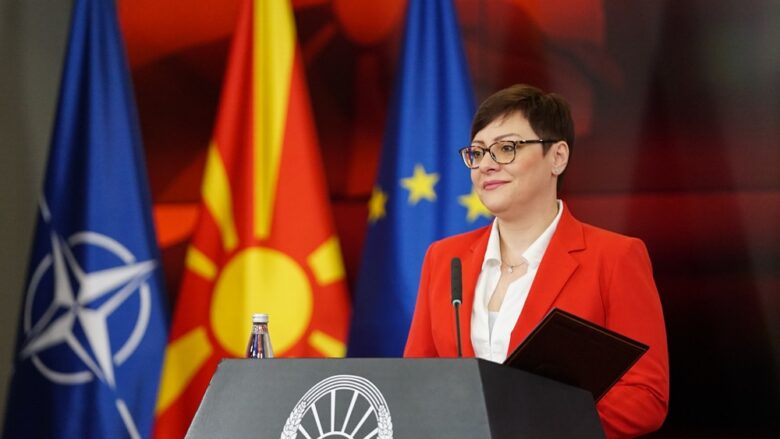 Dimitrievska Koçoska: Nëse dëshiron ndonjë kompani, mund të punojë të ... Dimitrievska Koçoska: Nëse dëshiron ndonjë kompani, mund të punojë të ...