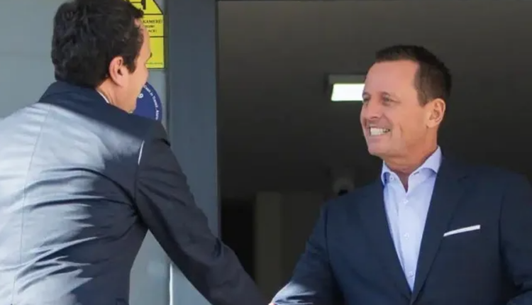 Albin Kurti i përgjigjet për herë të parë sulmit të Richard Grenell ... Albin Kurti i përgjigjet për herë të parë sulmit të Richard Grenell ...